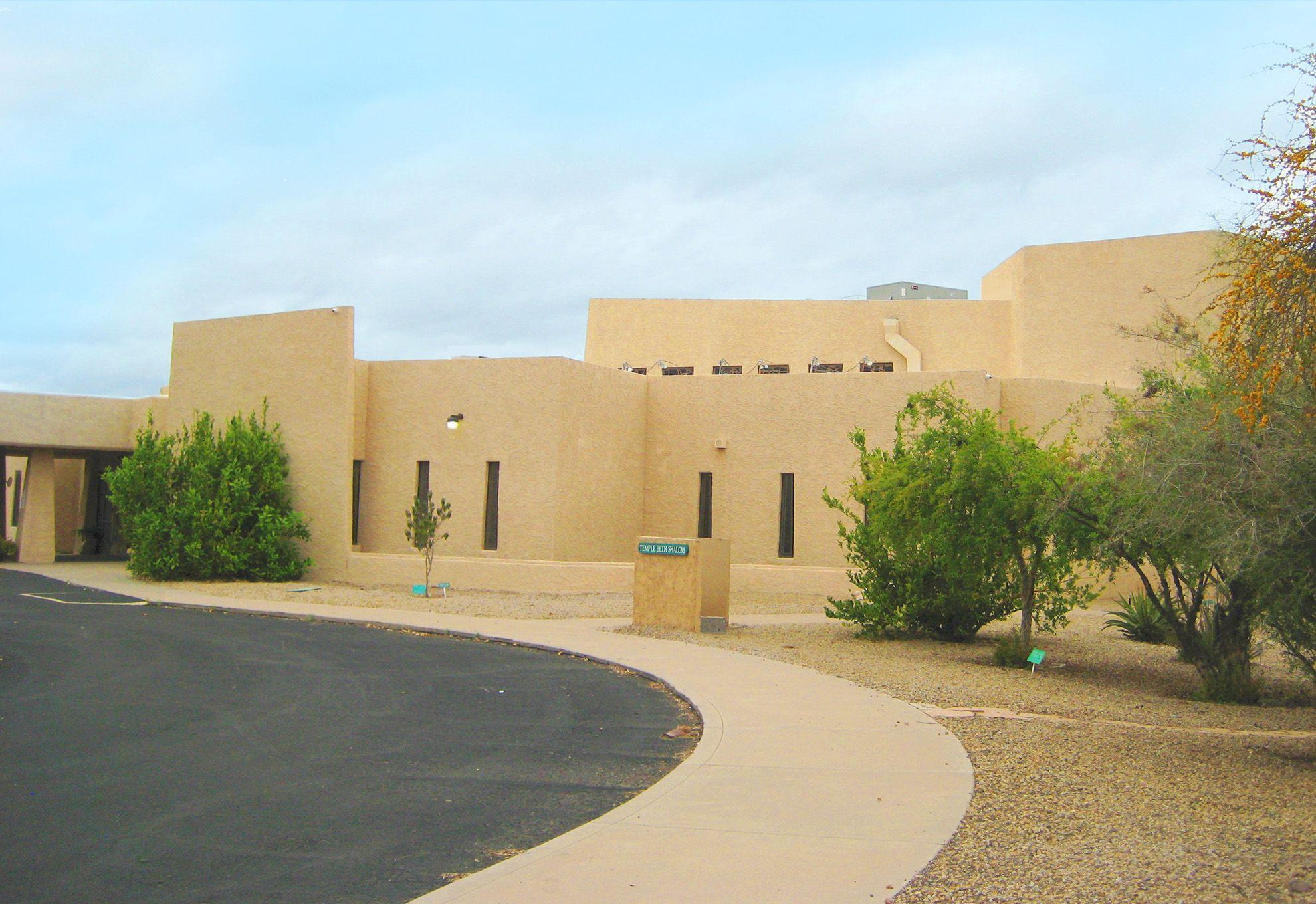 Shell Commercial | Sun City Church Shared Building for Lease